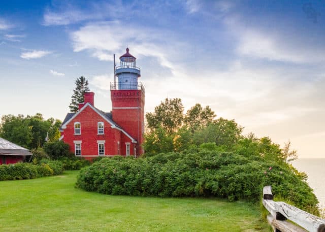 44 Beautiful Lighthouses in Upper Peninsula Michigan