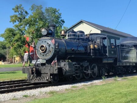 Scenic Train Rides in Michigan: Historic, Themed, & Family-Friendly ...