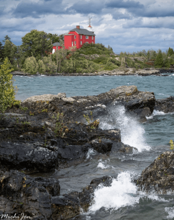 44 Beautiful Lighthouses in Upper Peninsula Michigan