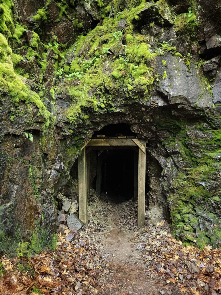 15 AWESOME Caves in Michigan to Discover in 2026
