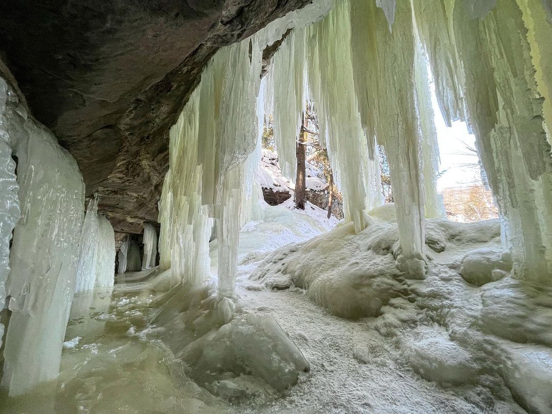 15 AWESOME Caves in Michigan to Discover in 2026