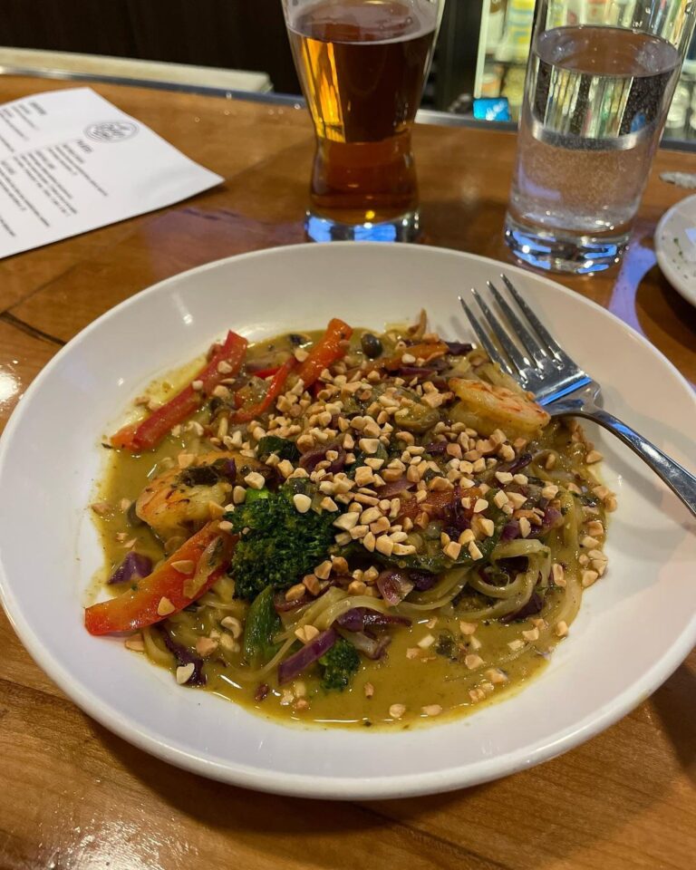 ULTIMATE Guide to 32 Restaurants in Grand Rapids Michigan