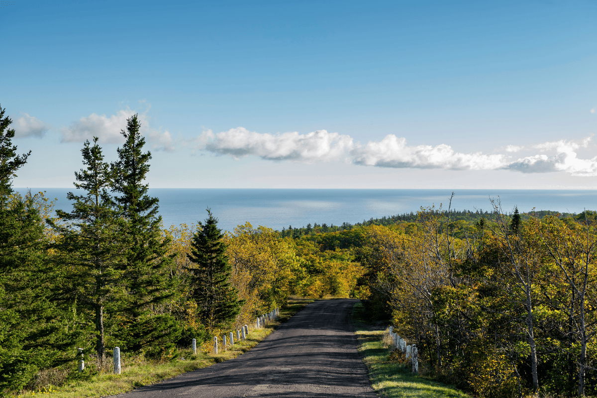 2023 GUIDE to Brockway Mountain & Brockway Mountain Drive