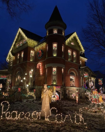 12 BEST Hallmark Movie-esque Christmas Towns in Michigan