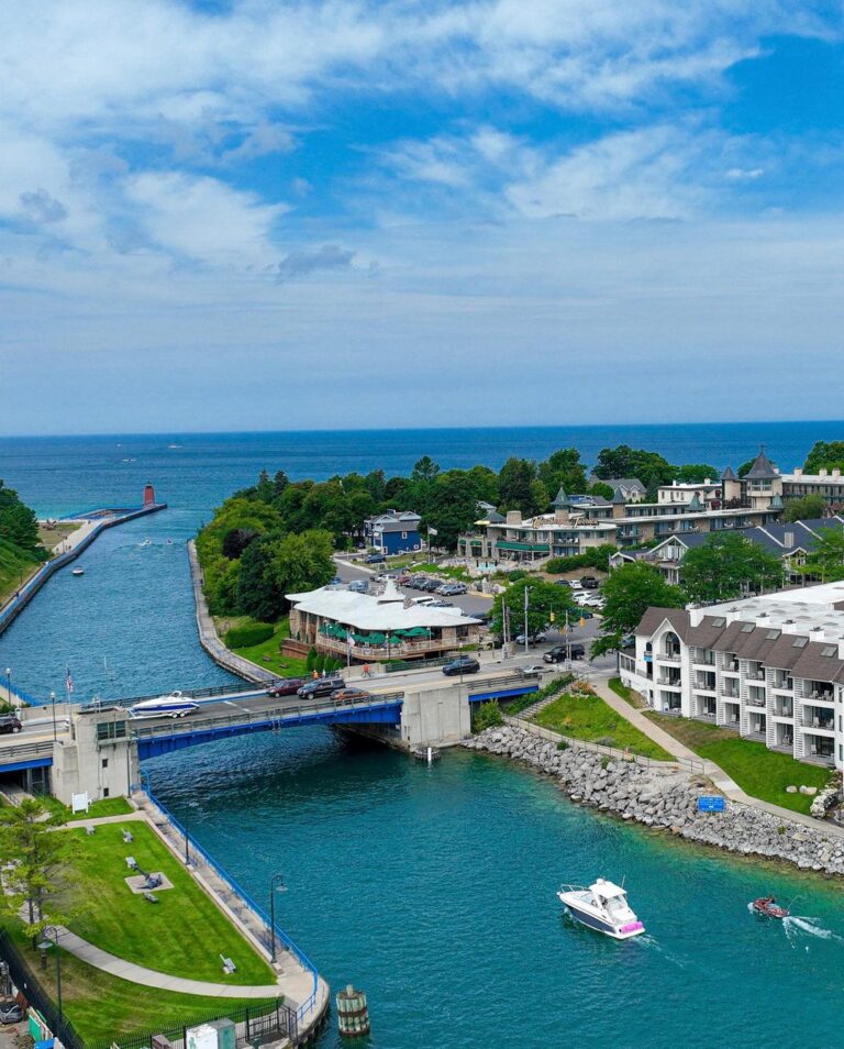 24 BEST Small Towns in Michigan to Visit in 2026