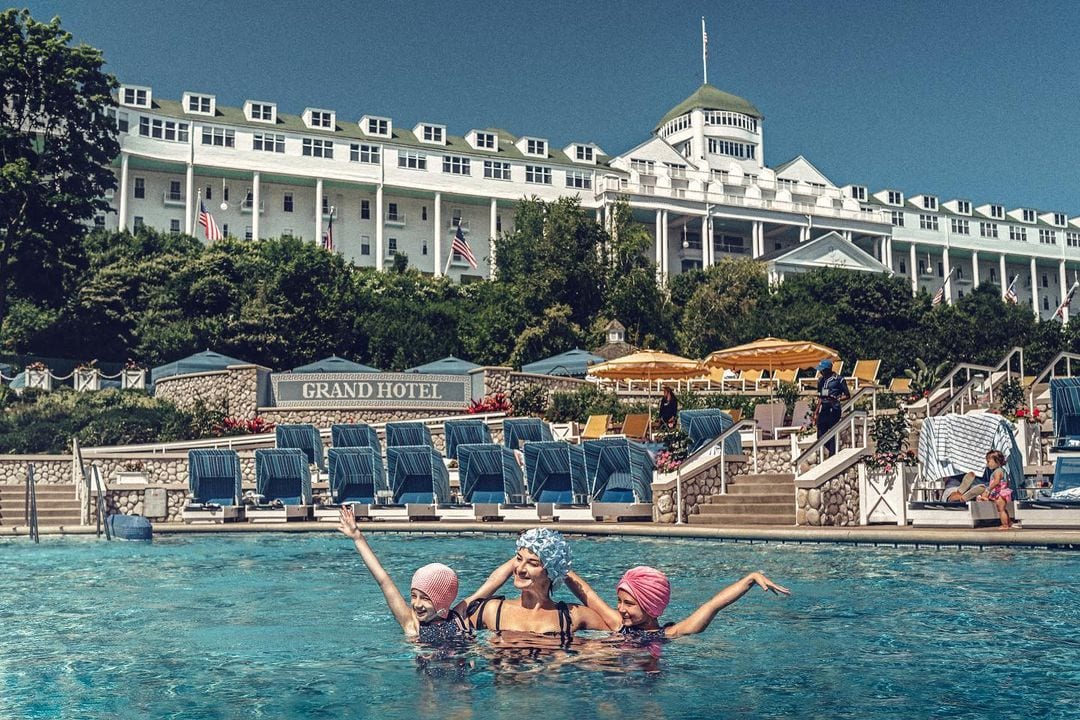 2023 AWESOME Guide to the Mackinac Island Grand Hotel