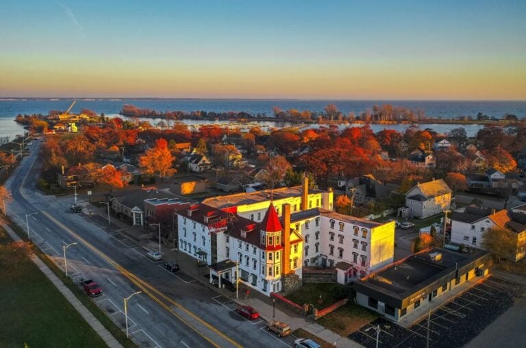 2026 AWESOME Guide of Things to Do in Escanaba Michigan