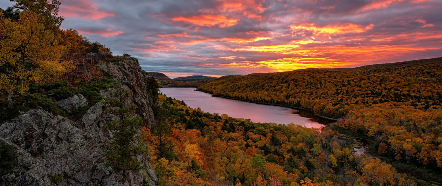 Michigan Fall Color Map 2026 + Peak Predictions Dates