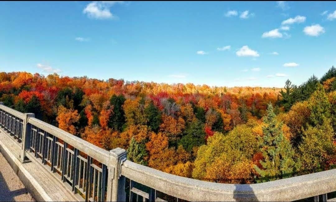 19 Less-Crowded Alternatives to SkyBridge Michigan in Fall