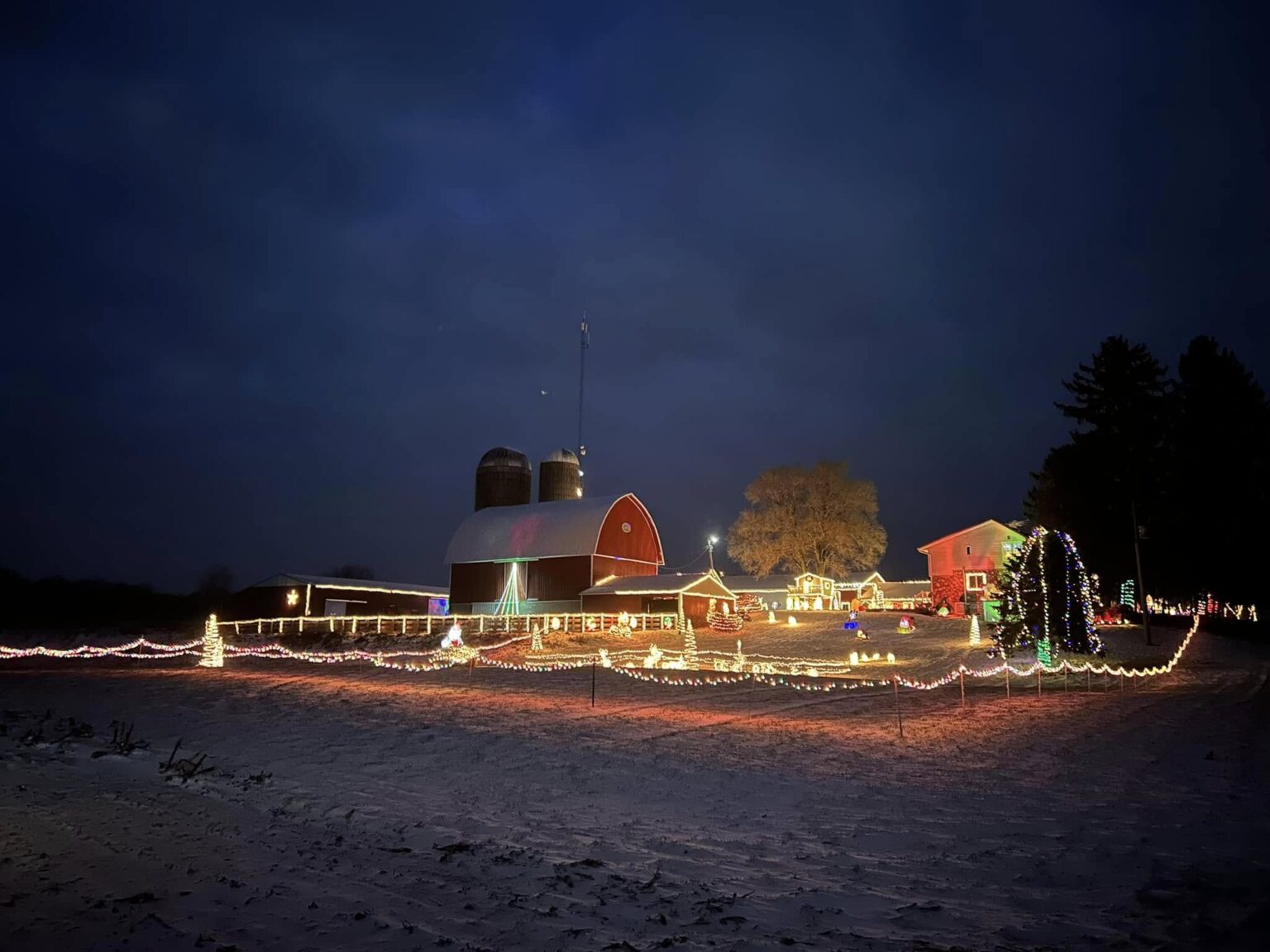 [UPDATED 2026] List of BEST Christmas Lights in Michigan