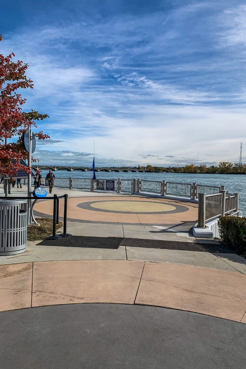 With the New Promenade, the Detroit Riverwalk Now Extends 3.5 ...