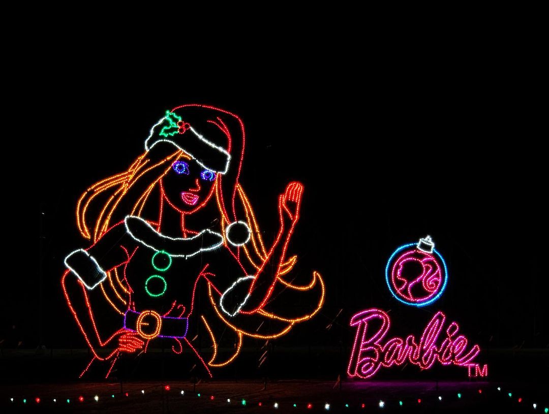12 Best Drive-Thru & Drive-Up Holiday Light Displays in Michigan