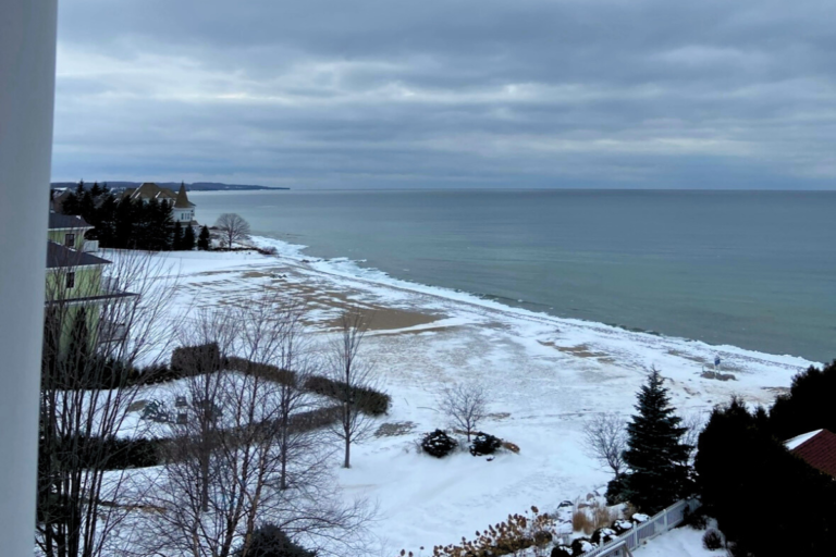 6 Beautiful Lake Michigan Towns to Visit in Winter