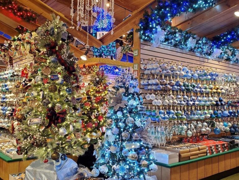 17 BEST Christmas Markets in Michigan for 2026
