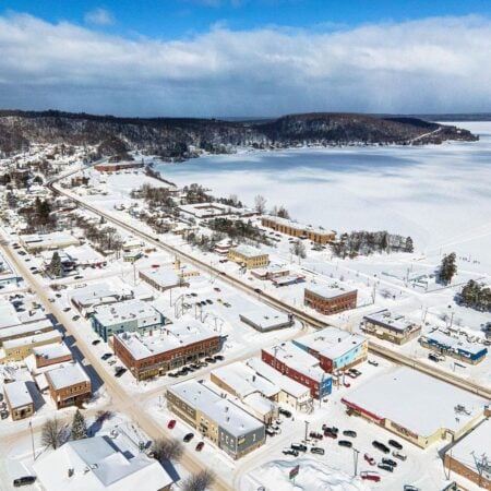 21 Amazing Michigan Towns to Visit in Winter