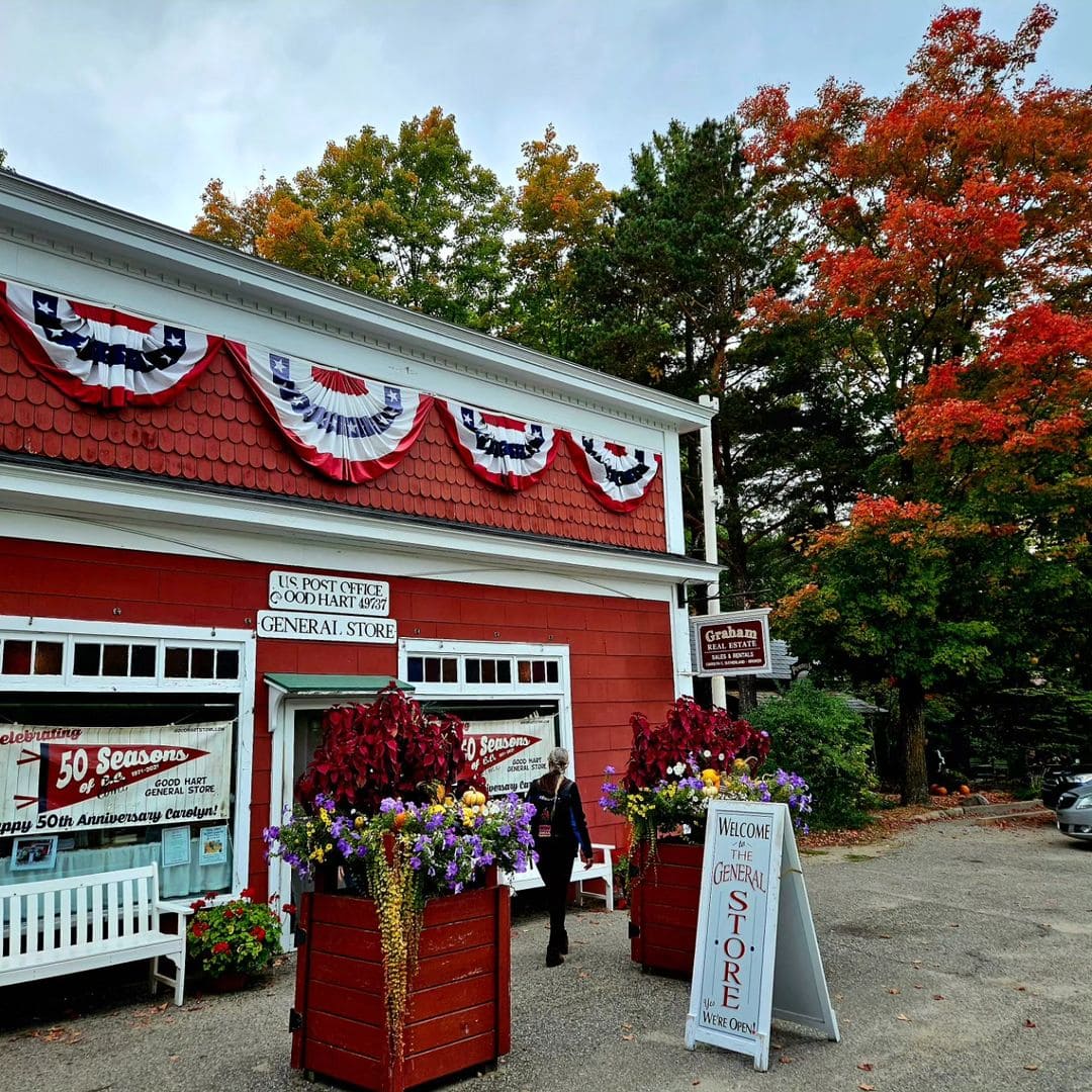 15 "Pleasant" Michigan Towns That are Sure to Put a Smile on Your Face