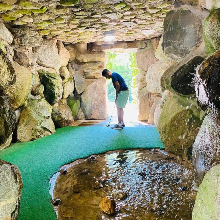 Let's Play Putt-Putt on the BEST Michigan Mini-Golf Courses