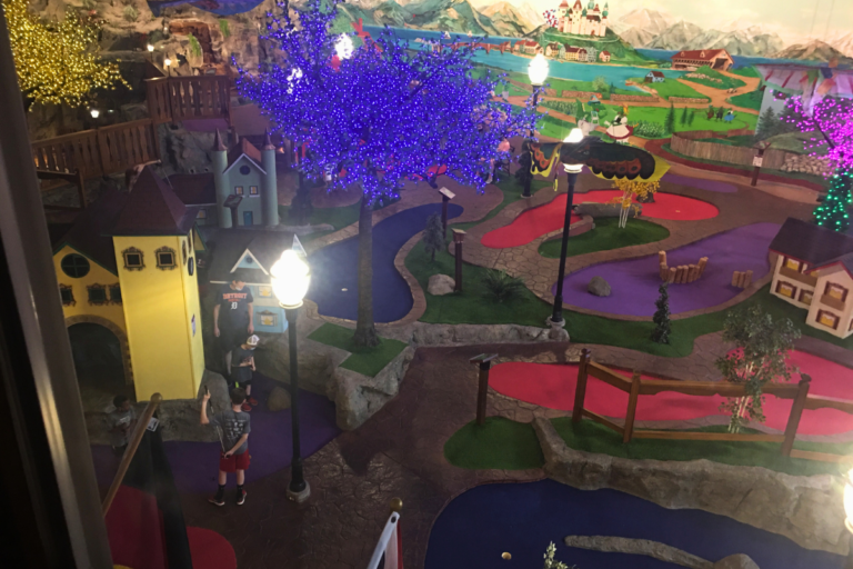 Let's Play Putt-Putt on the BEST Michigan Mini-Golf Courses